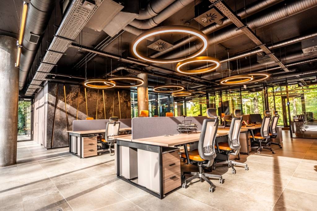 Kiemelkedő műszaki tartalommal bíró irodaház nyílt Szarvason